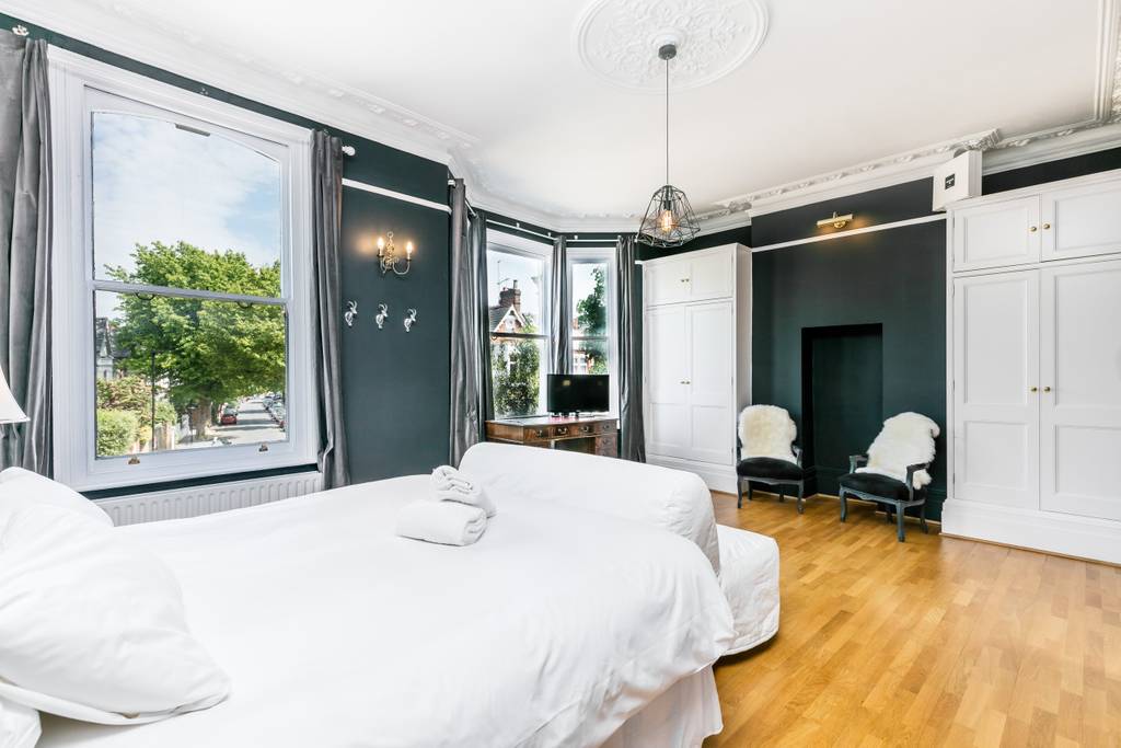 16 London Airbnb Rentals With Lush Decor, Great Locations, & Stellar R ...